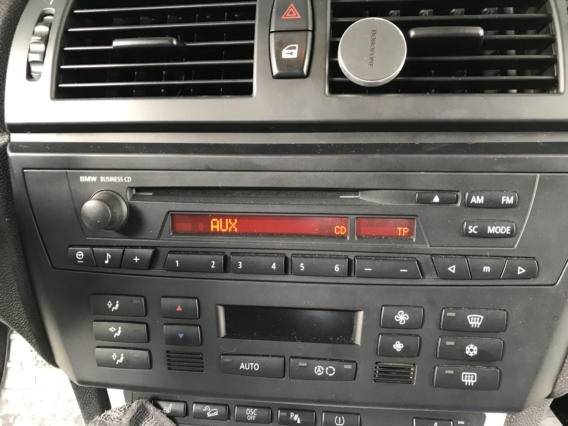 9. AUX/Bluetooth/SD card в BMW E83 — BMW X3 (E83), 2,5 л, 2006 года ...