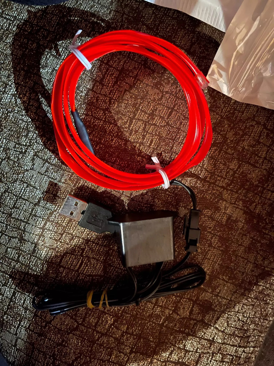 Неоновая подсветка в салон — Toyota RAV4 (5G), 2 л, 2019 года ...