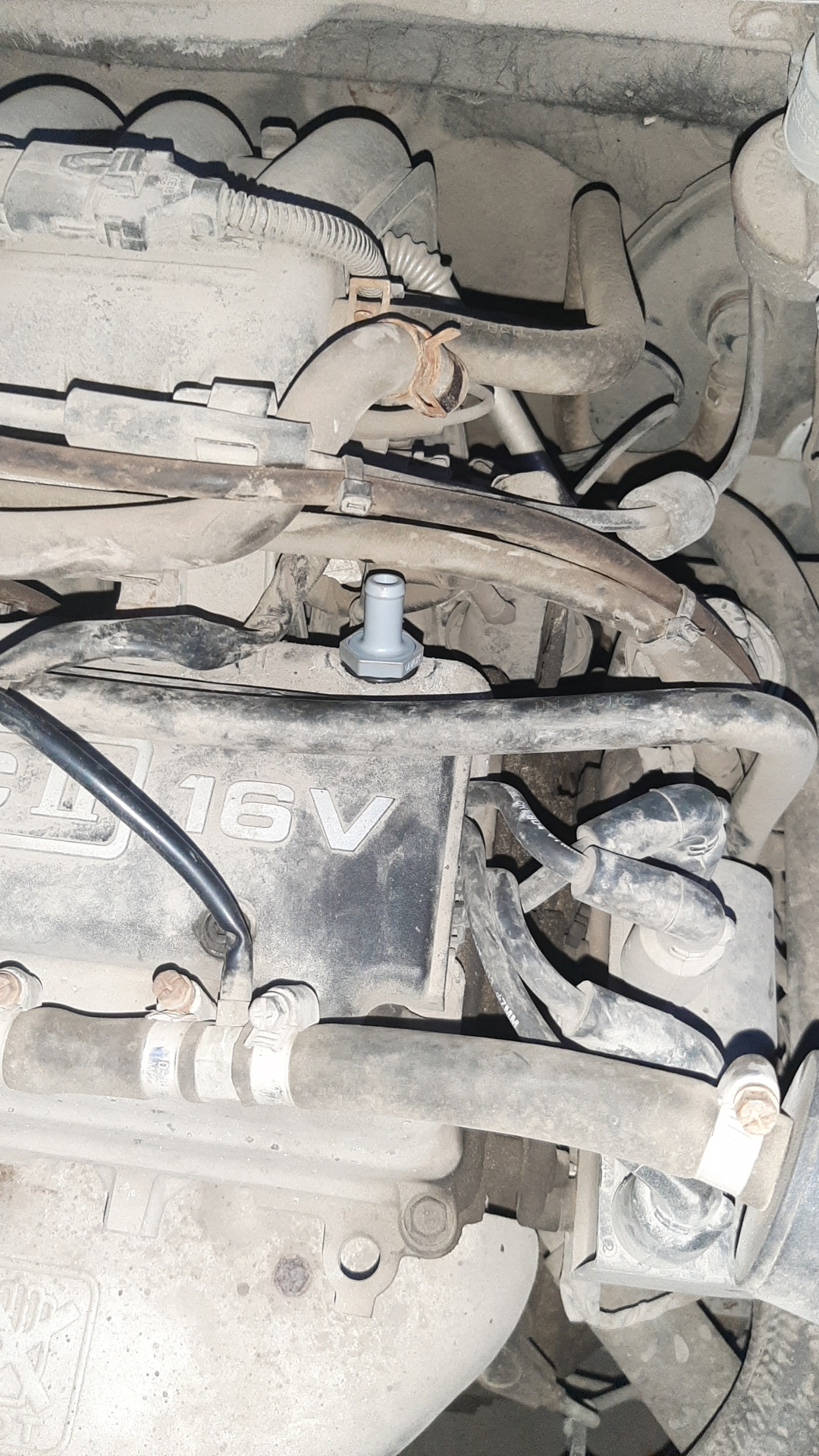 Клапан квкг — Chevrolet Aveo 5-door (1G), 1,2 л, 2009 года | своими ...