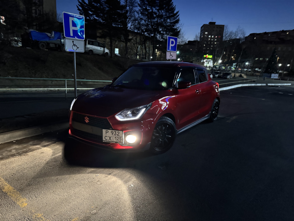 Покупка Red Pocket Rocket — Suzuki Swift Sport (3G), 1,4 л, 2018 года ...