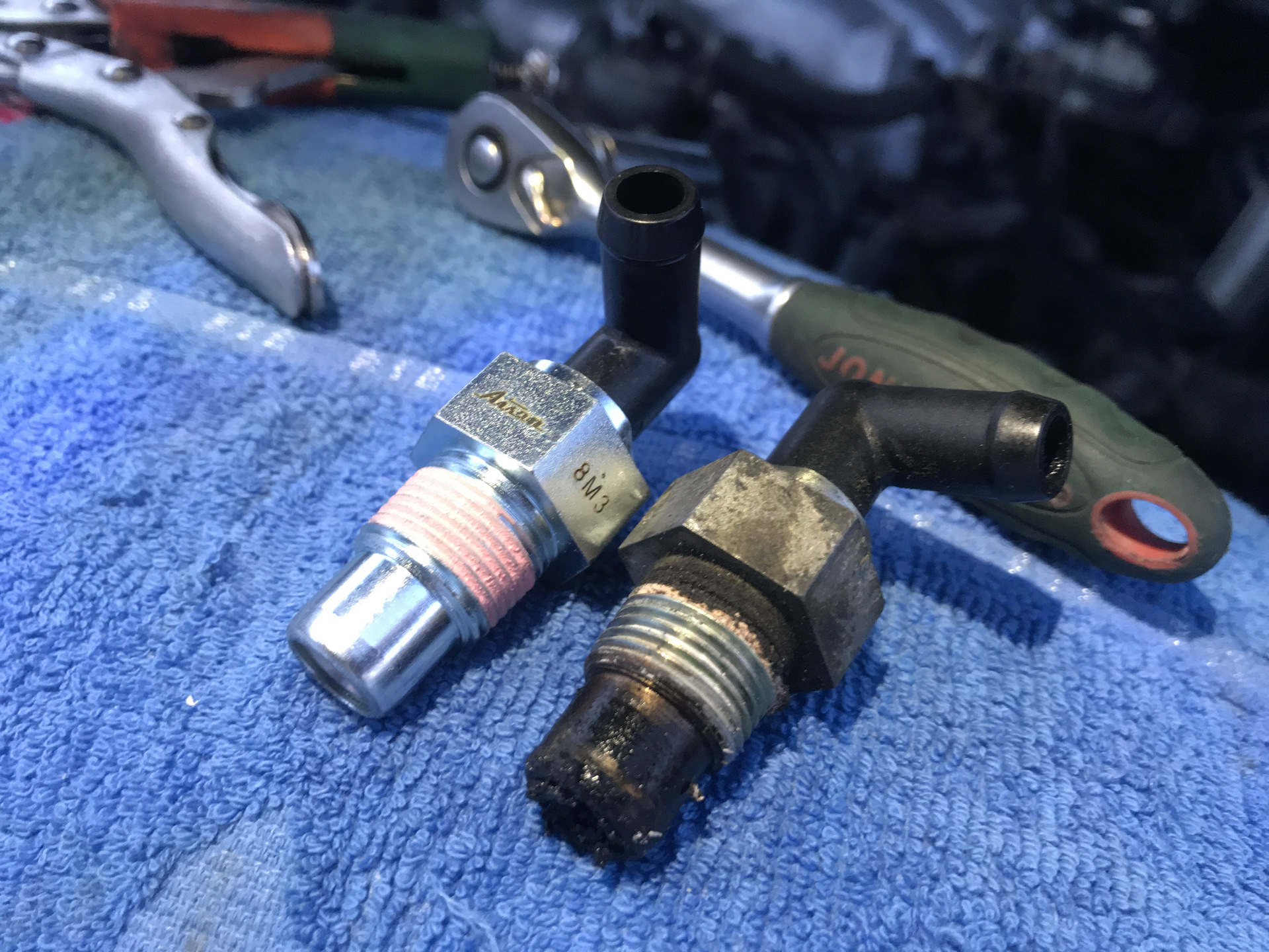 Замена клапана и патрубка В.К.Г. — Lexus LS (UCF30), 4,3 л, 2004 года ...