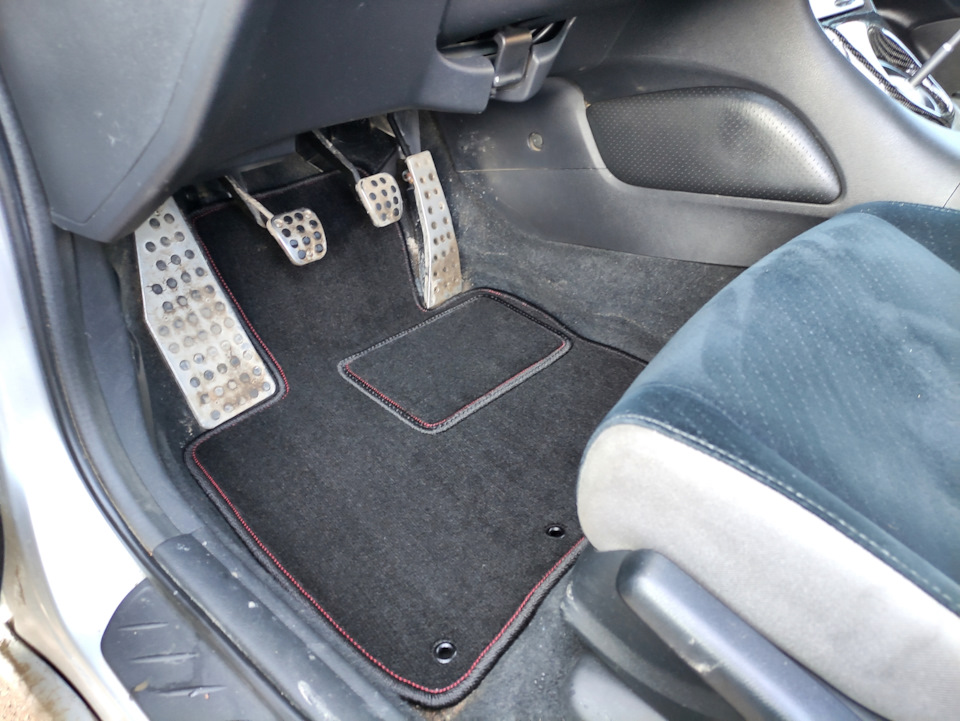 Пункт 29. Коврики дворники — Honda Civic Hatchback (8G), 1,8 л, 2008 ...