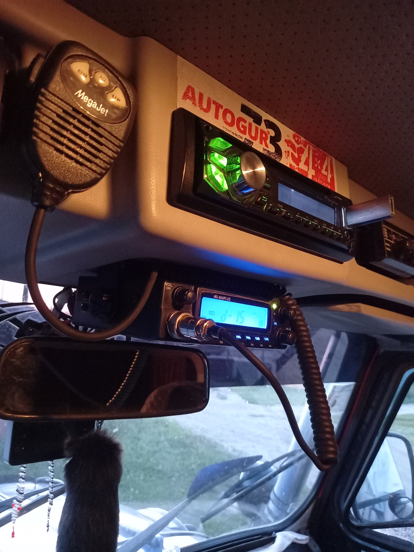 Установка радиостанции MegaJet MJ-600 PLUS + антенна Optim CB-27. — УАЗ 31514, 2,5 л, 1998 года ...