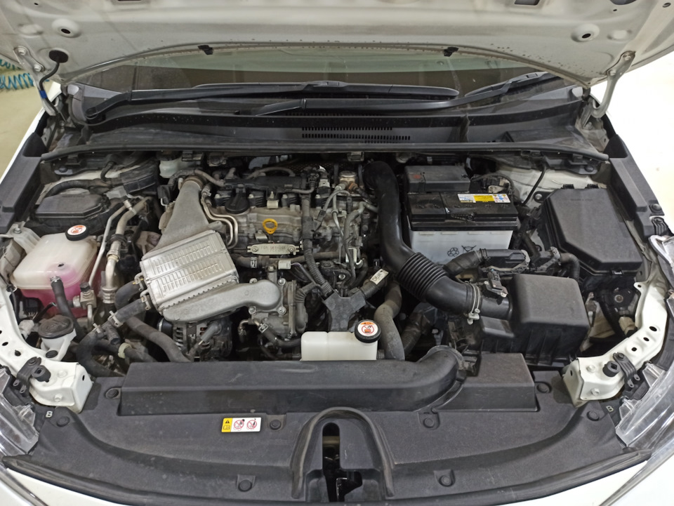 Замена свечей на оригинал Toyota 90919-01285 — Toyota Corolla (E210), 1 ...