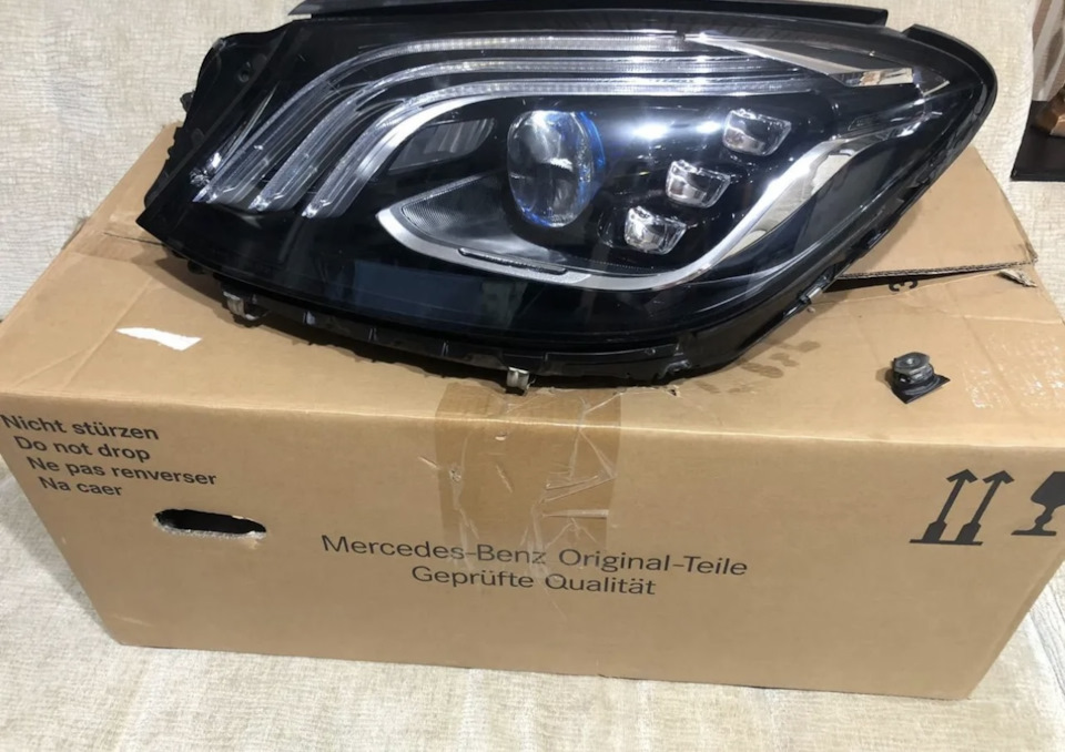 Фара передняя левая Mercedes S-Klasse W222 на Mercedes-Benz S-Class ...