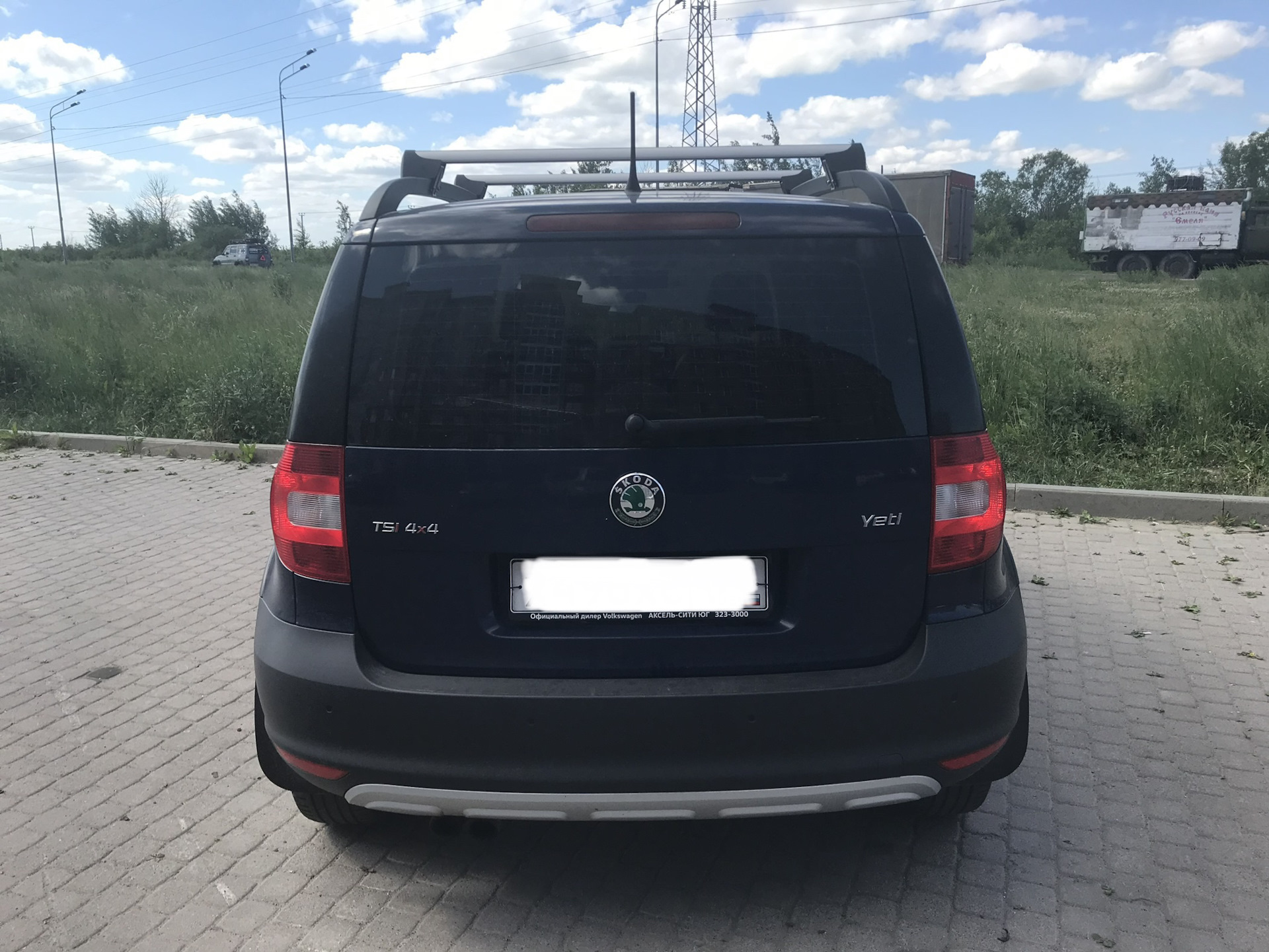 Поперечный багажник на крышу Skoda Yeti — Skoda Yeti, 1,8 л, 2012 года ...