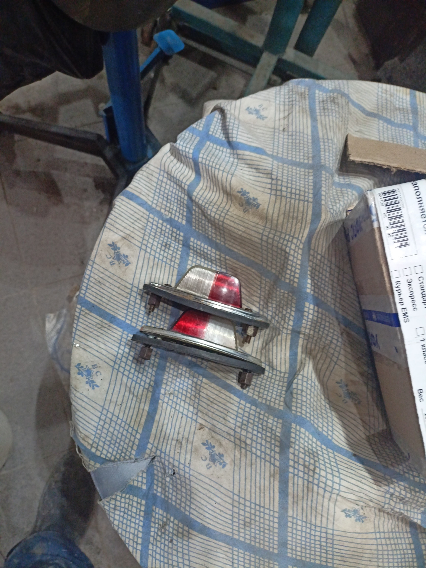 И снова стояночные фонари — ИЖ Москвич 412, 1,5 л, 1977 года | своими руками | DRIVE2