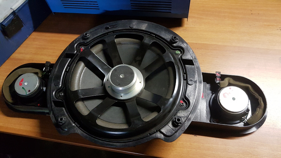 Subwoofer от Harman — Mercedes-Benz E-Class (W211), 1,8 л, 2004 года ...