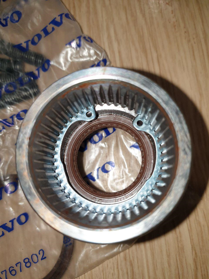 31437982 Втулка шлицевая конической передачи Volvo | Запчасти на DRIVE2