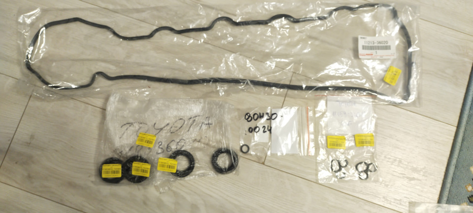 Замена прокладки клапанной крышки — Toyota Camry (XV50), 2,5 л, 2015 ...