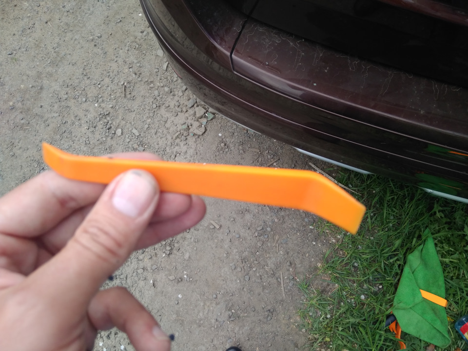 Замена молдинга двери багажника — Volvo XC60 (1G), 2,4 л, 2014 года ...