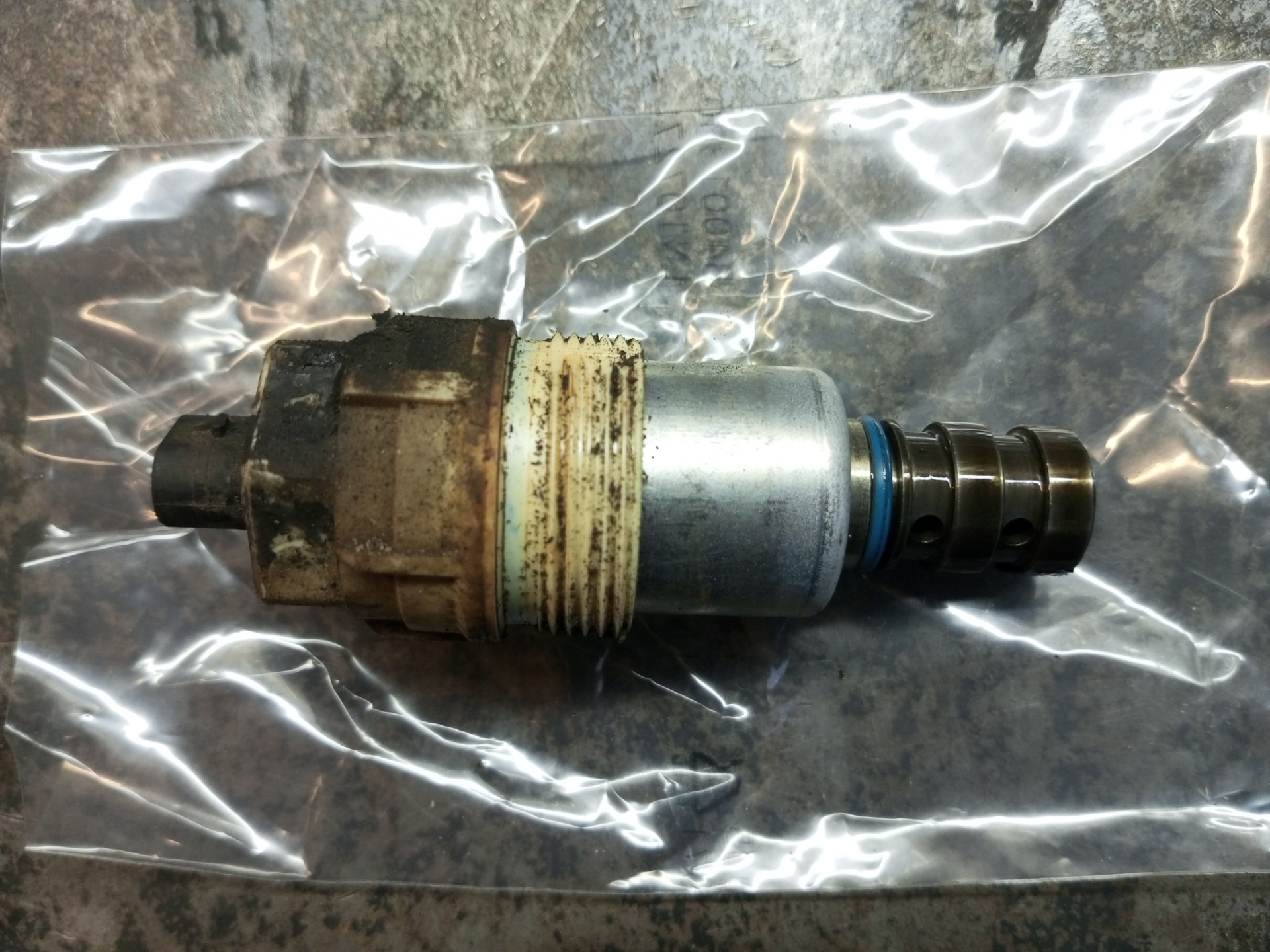 Заглушка вместо регулятора давления — Mercedes-Benz GLK-Class (X204), 2 ...