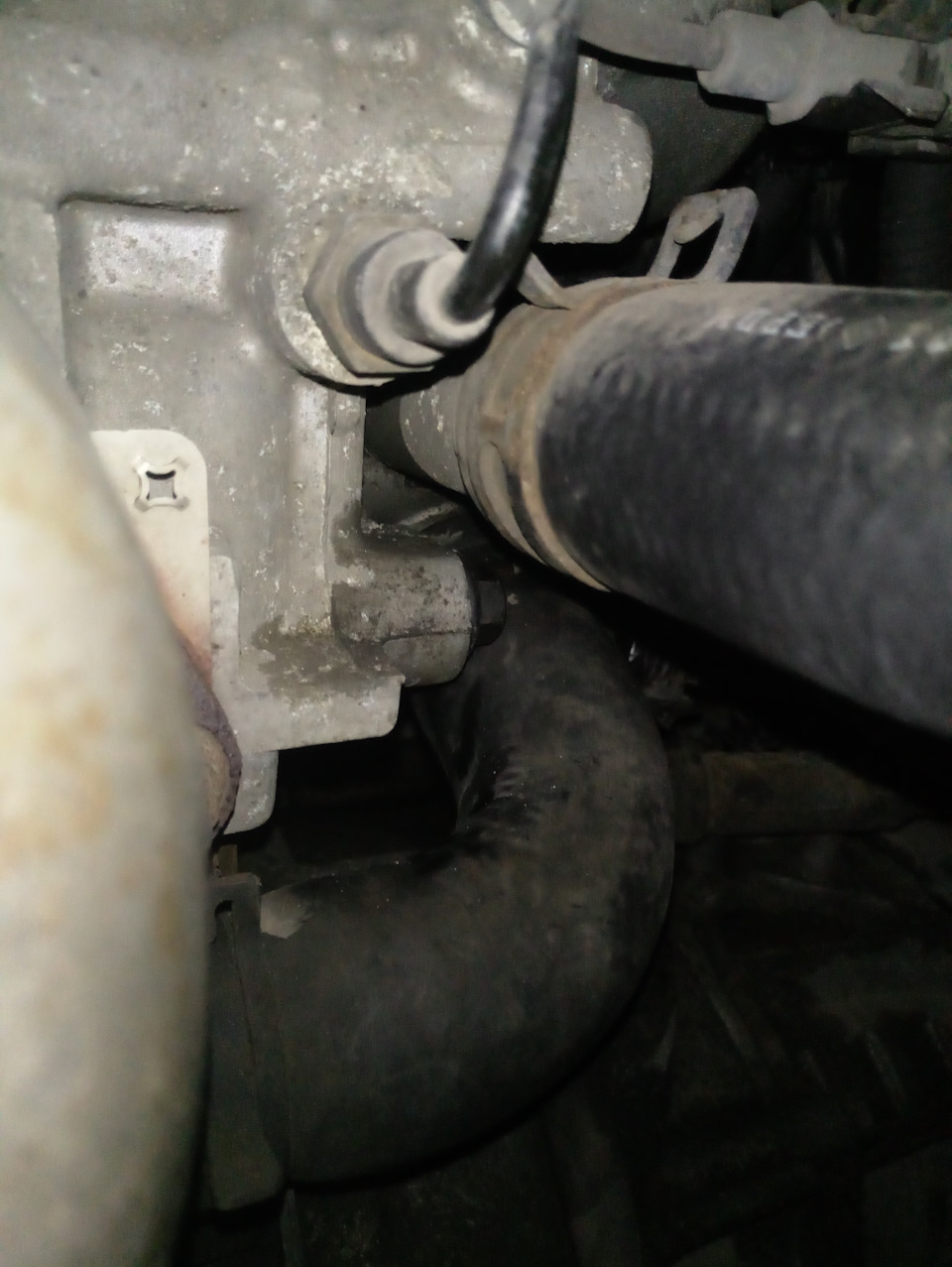 Течь маленького патрубка охлаждения (Сгорела хата, гори сарай ...