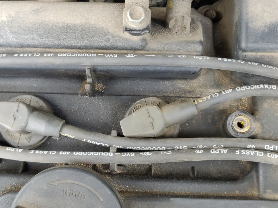 Замена свечей и ВВ проводов (130 тыс. км) — Hyundai Accent (2G), 1,5 л ...