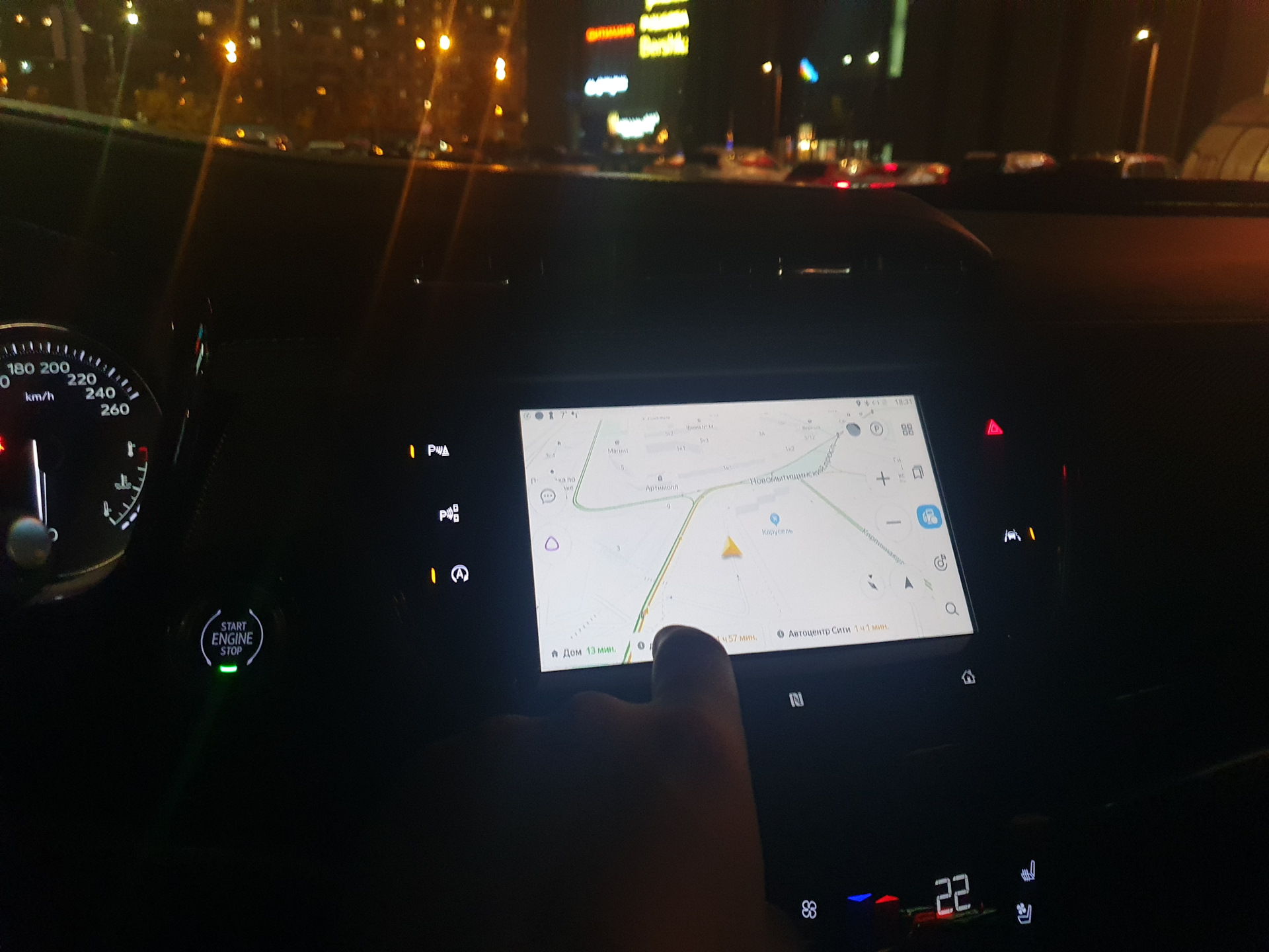 Полноценный андроид на штатном дисплее. — Cadillac XT6, 2 л, 2021 года | аксессуары | DRIVE2