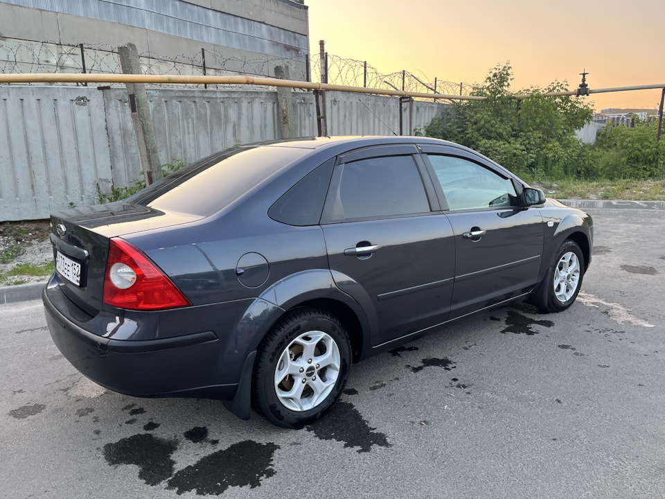 Установка подкрылков и брызговиков — Ford Focus Sedan II, 1,6 л, 2007 ...