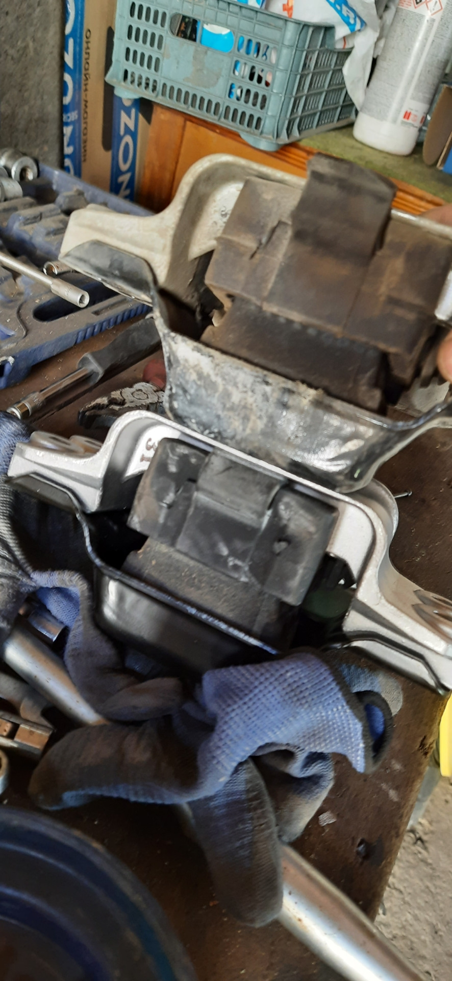 Замена опоры КПП. — Skoda Octavia A5 Mk2, 1,6 л, 2012 года | запчасти ...