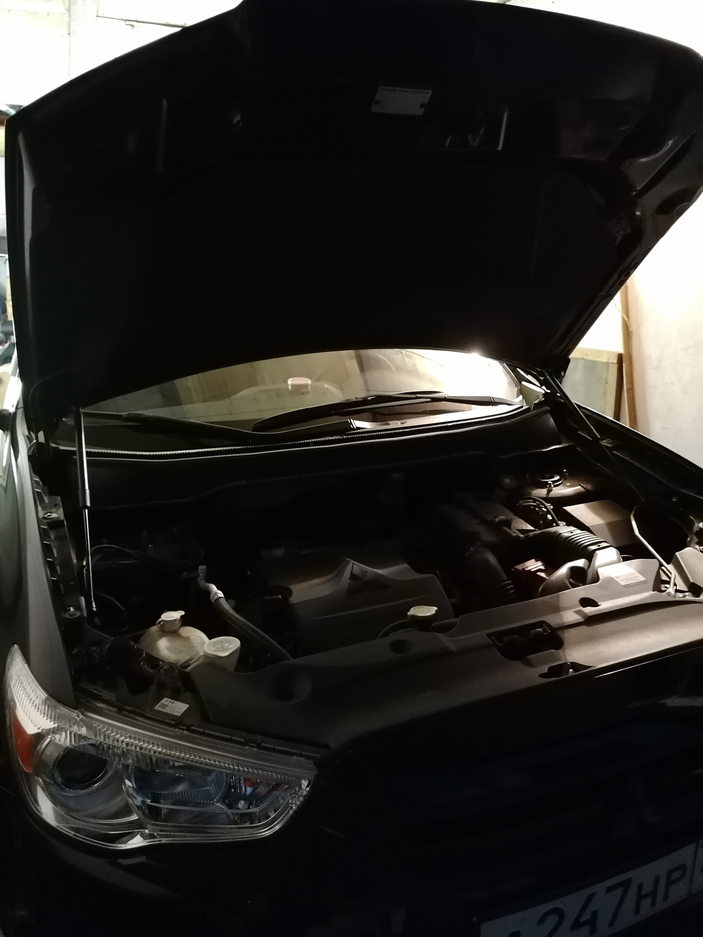 Мелочь, а приятно. Амортизаторы капота — Mitsubishi ASX, 1,6 л, 2019 ...