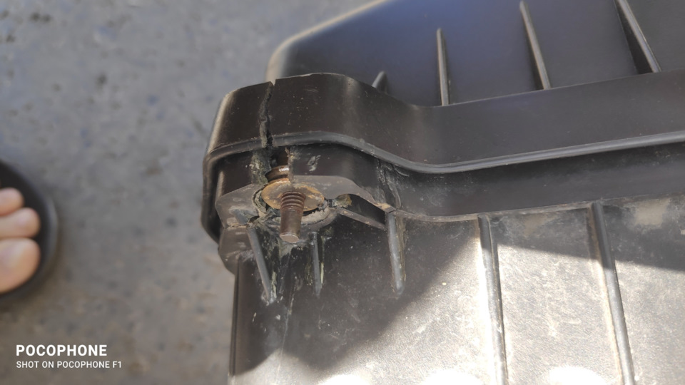 Замена нижнего корпуса воздушного фильтра. — Chevrolet Lacetti 5D, 1,6 ...