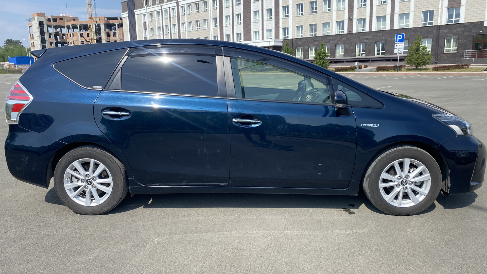 Toyota Prius Alpha 1.8 гибридный 2018 | на DRIVE2
