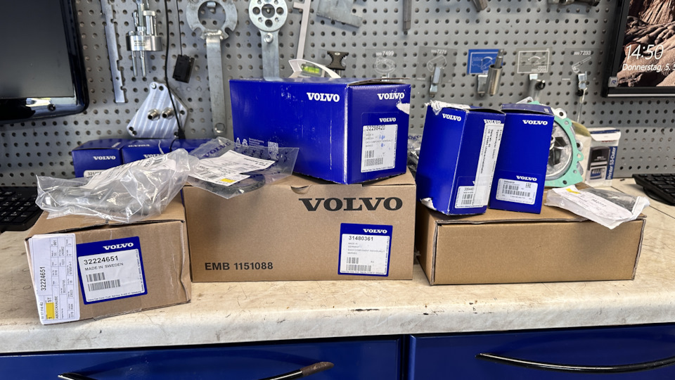 32224651 Крышка коленвала передняя с сальником Volvo | Запчасти на DRIVE2