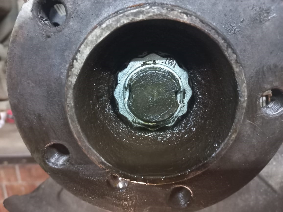 Замена задних ступичных подшипников — BMW X5 (E70), 3 л, 2011 года ...