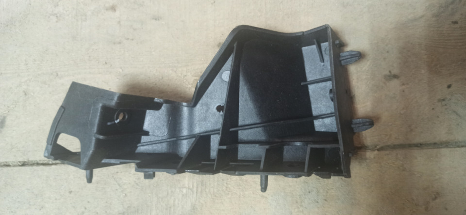 8R0807283C Кронштейн крепления переднего бампера Audi Q5 VAG | Запчасти ...