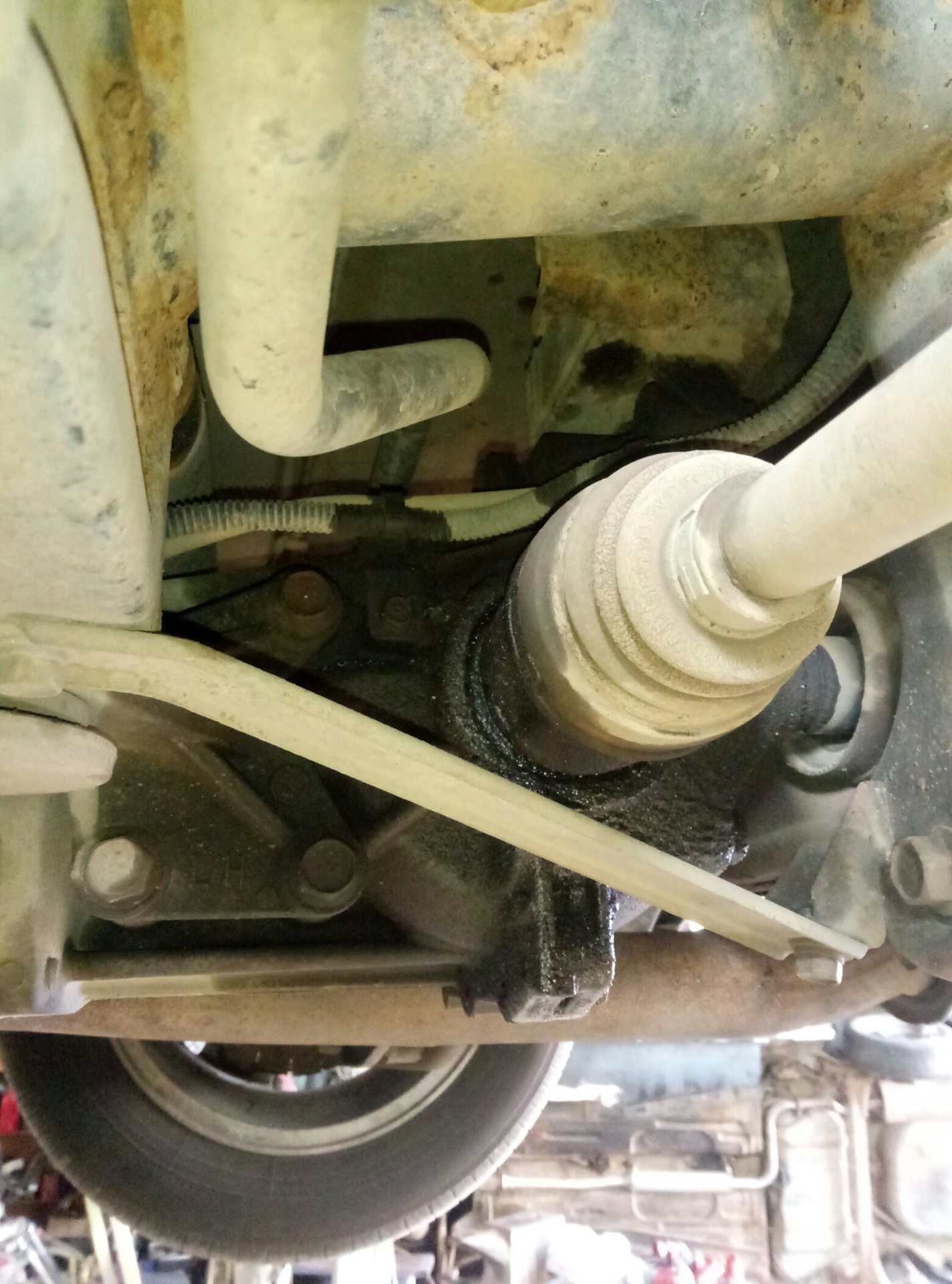 Раз два три Редуктор живи!)) (замена сальника привода в заднем ...