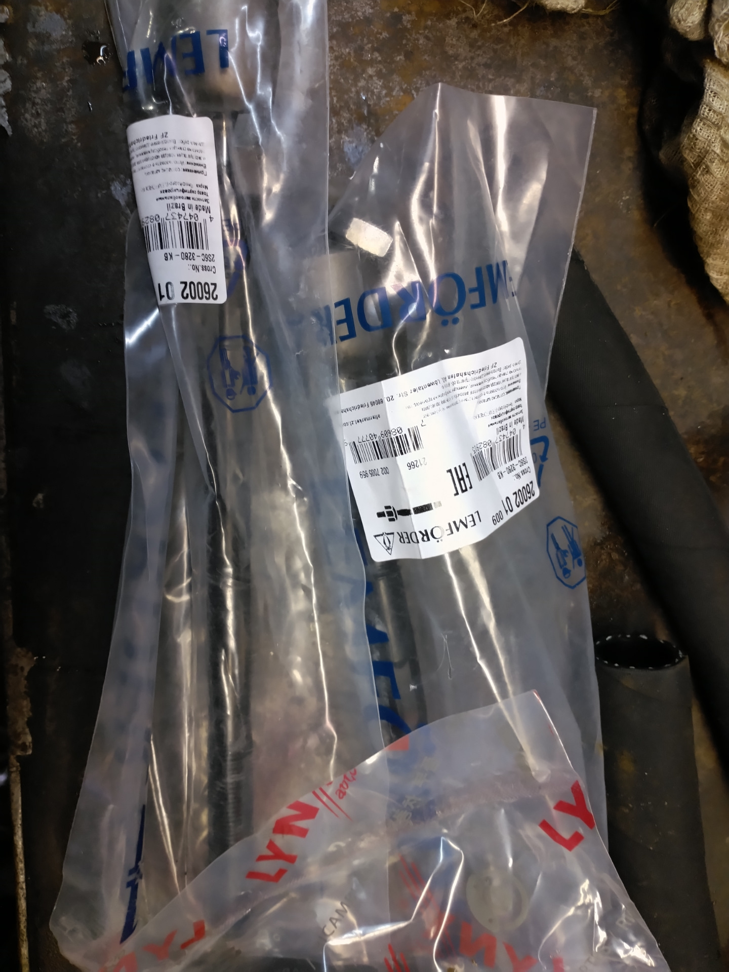 Замена рулевых тяг — Ford Fiesta (Mk V), 1,3 л, 2007 года | визит на ...