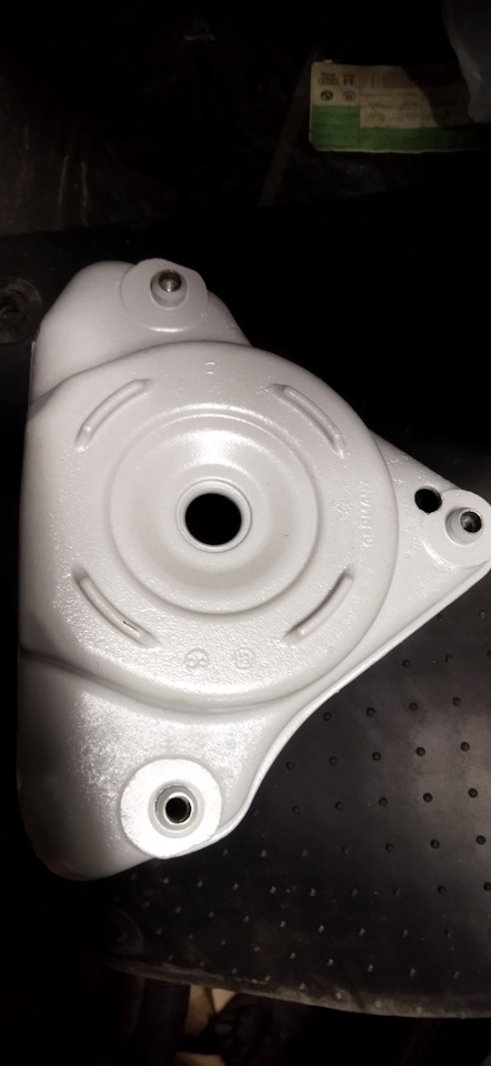 4F0412391C Кронштейн опорный переднего амортизатора Audi A6 VAG ...