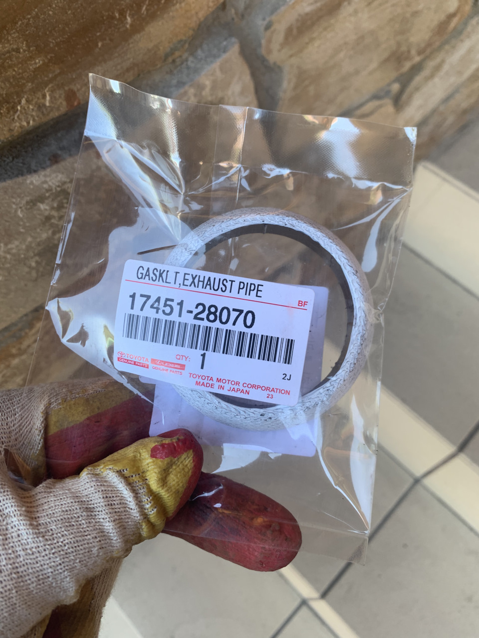 Замена прокладки выхлопной системы — Toyota RAV4 (III), 2,4 л, 2010 ...