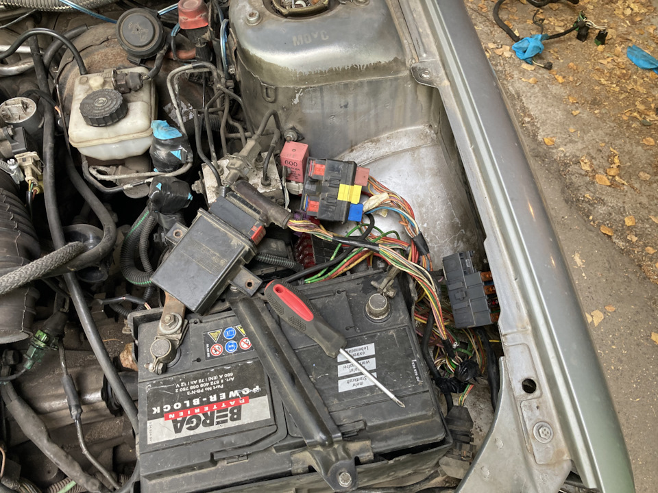 A0000101285 Крышка заливной горловины MERCEDES | Запчасти на DRIVE2