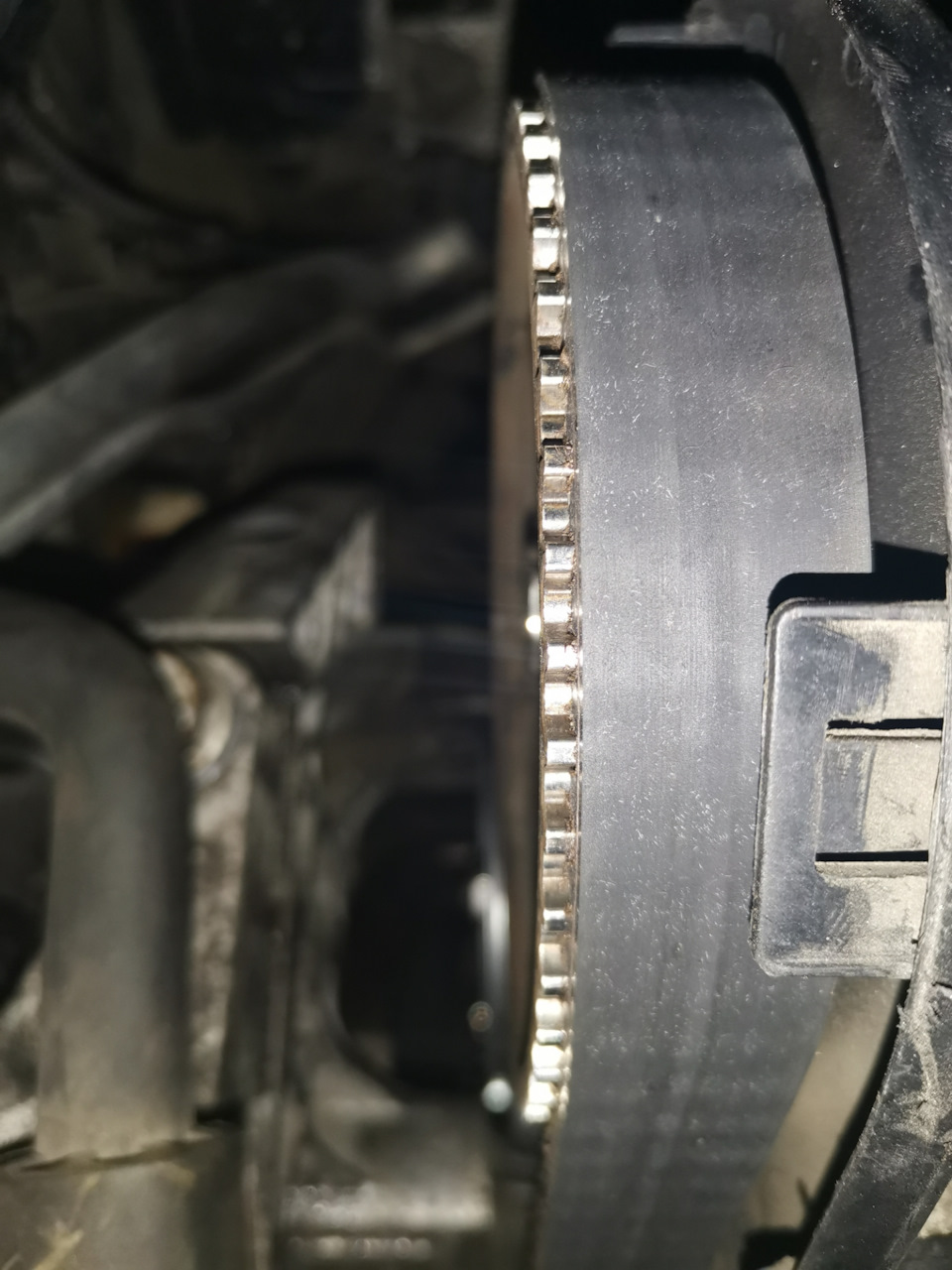 Замена пробки поддона и опор экрана двигателя. Пробег 125795 км. — Lada ...