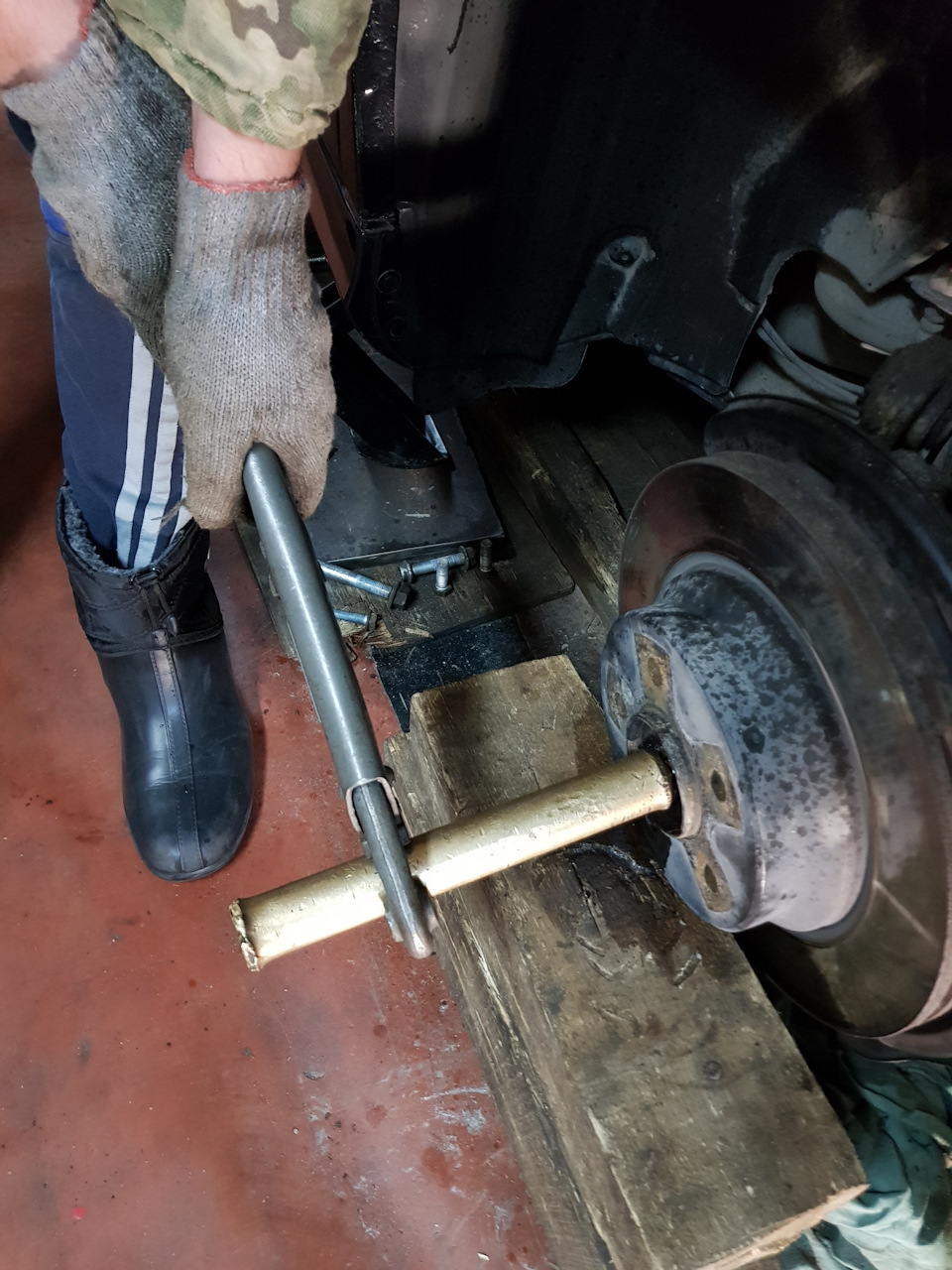 Замена задних импульсных колец ABS — Mercedes-Benz E-Class (W211), 3,5 ...