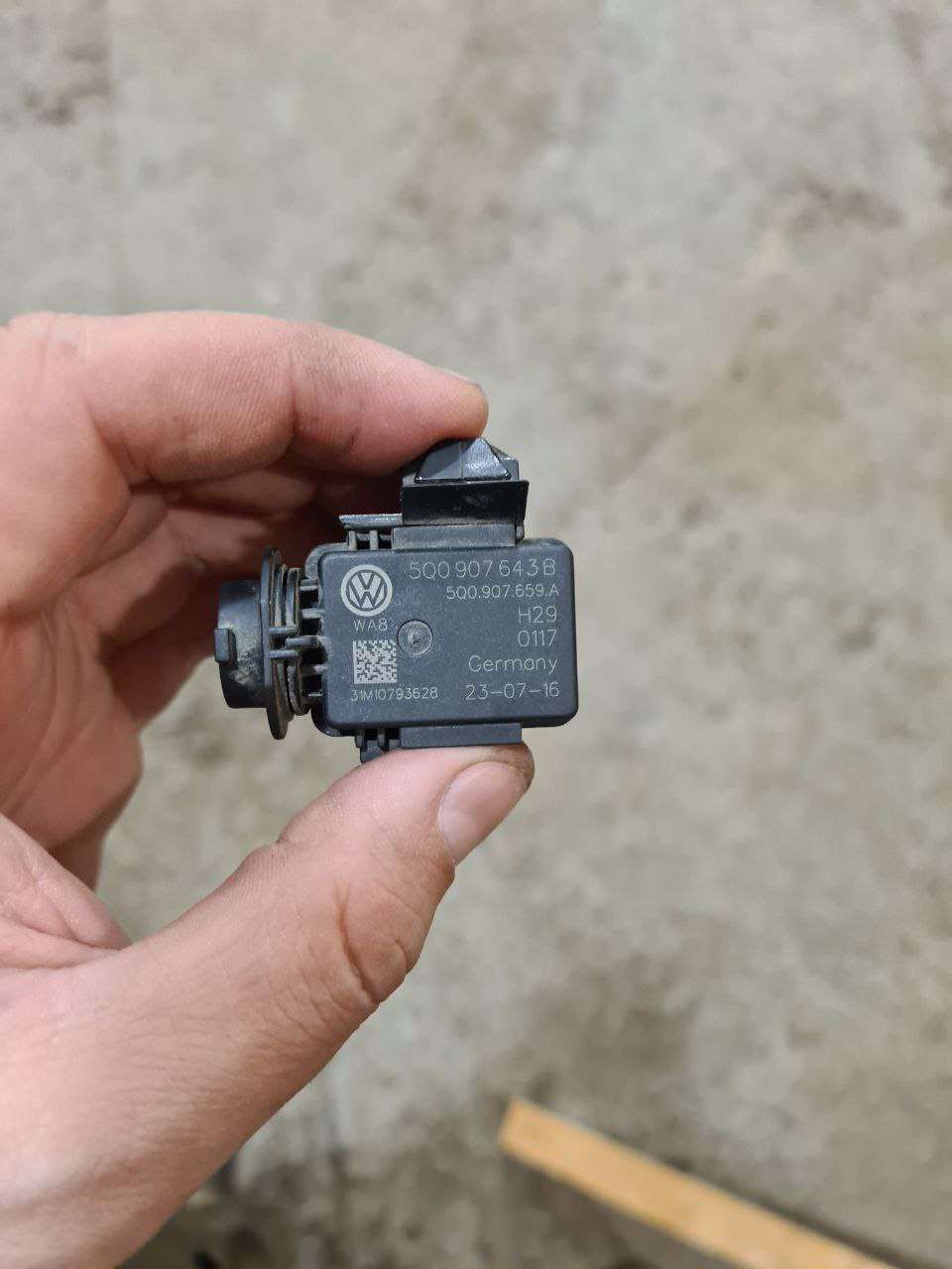 Ошибка B10AF04 — датчик загрязнения воздуха — Skoda Superb Combi (Mk3 ...