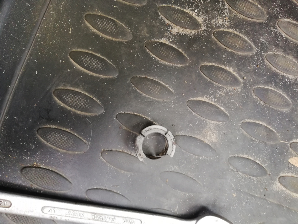 убрал люфт педали сцепления — Ford Fusion, 1,6 л, 2007 года | своими ...