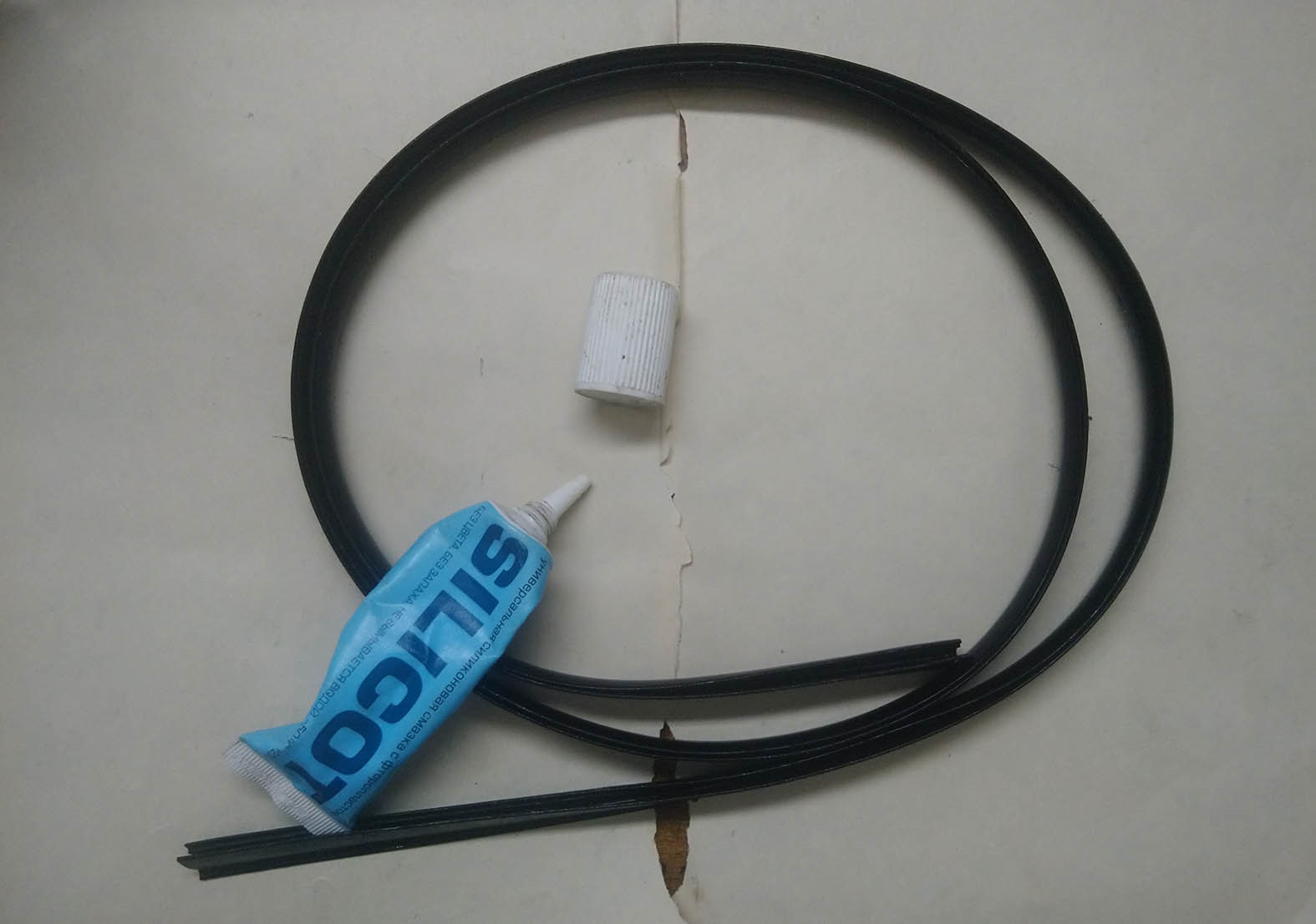 Самостоятельно заменил лобовое стекло на своём Паджеро 4. Часть 2 ...