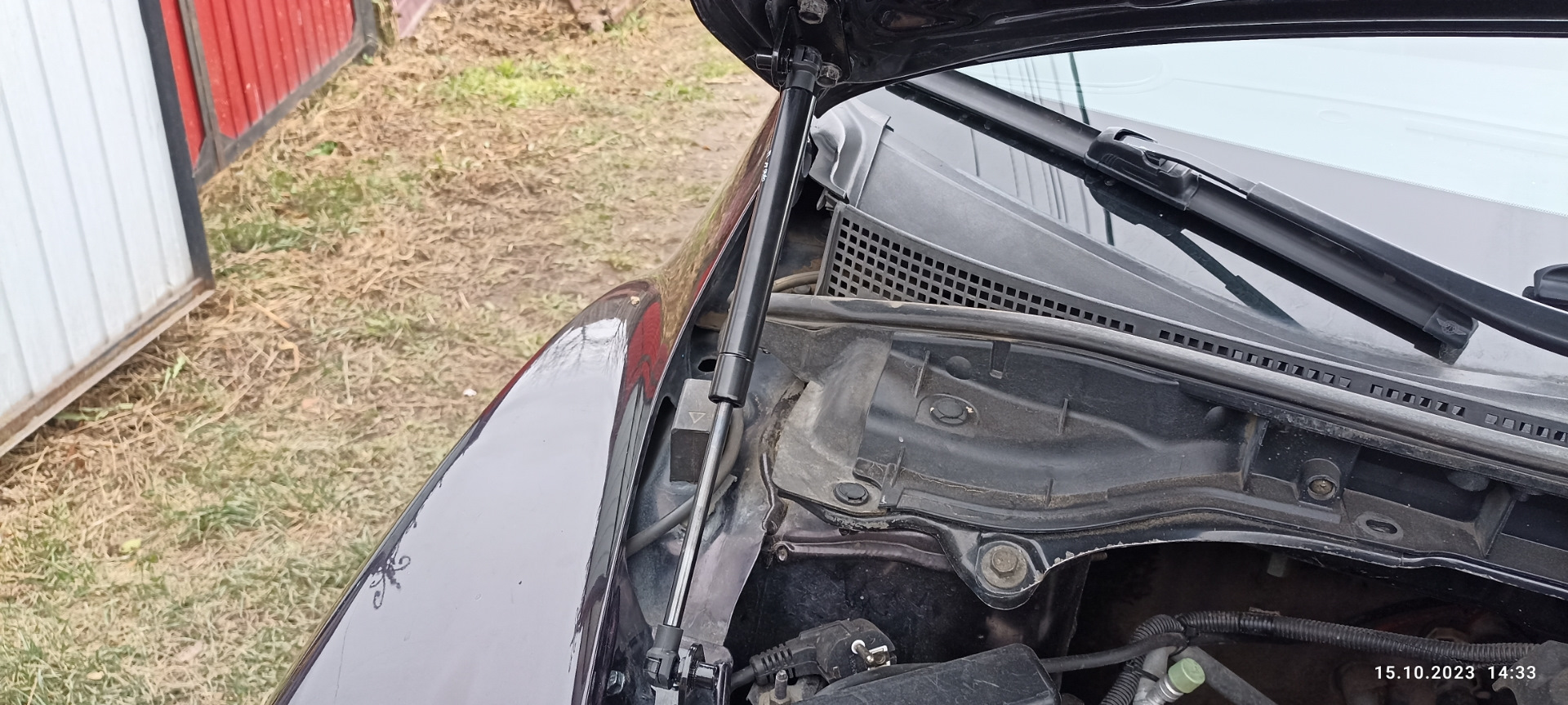 Газовые упоры капота. [решено] — Mazda CX-7, 2,3 л, 2008 года ...