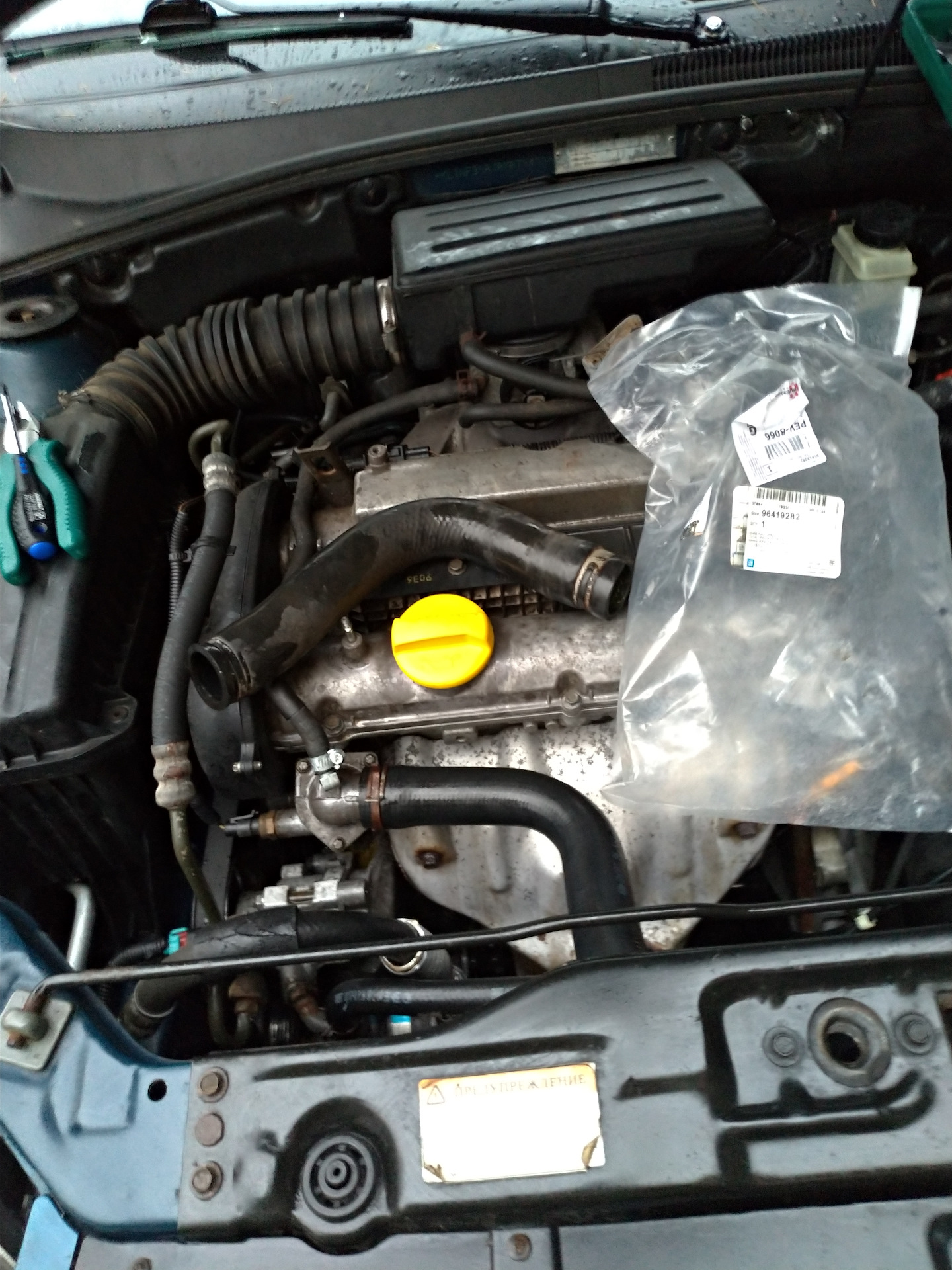 №16 замена верхнего патрубка — Chevrolet Lacetti SW, 1,8 л, 2008 года ...