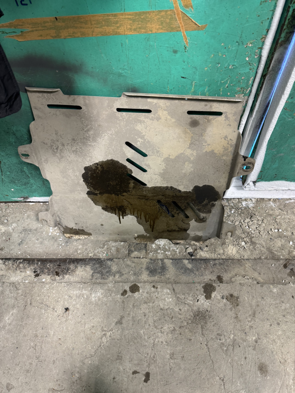 Сальник коленвала — Cadillac SRX (2G), 3 л, 2010 года | визит на сервис ...