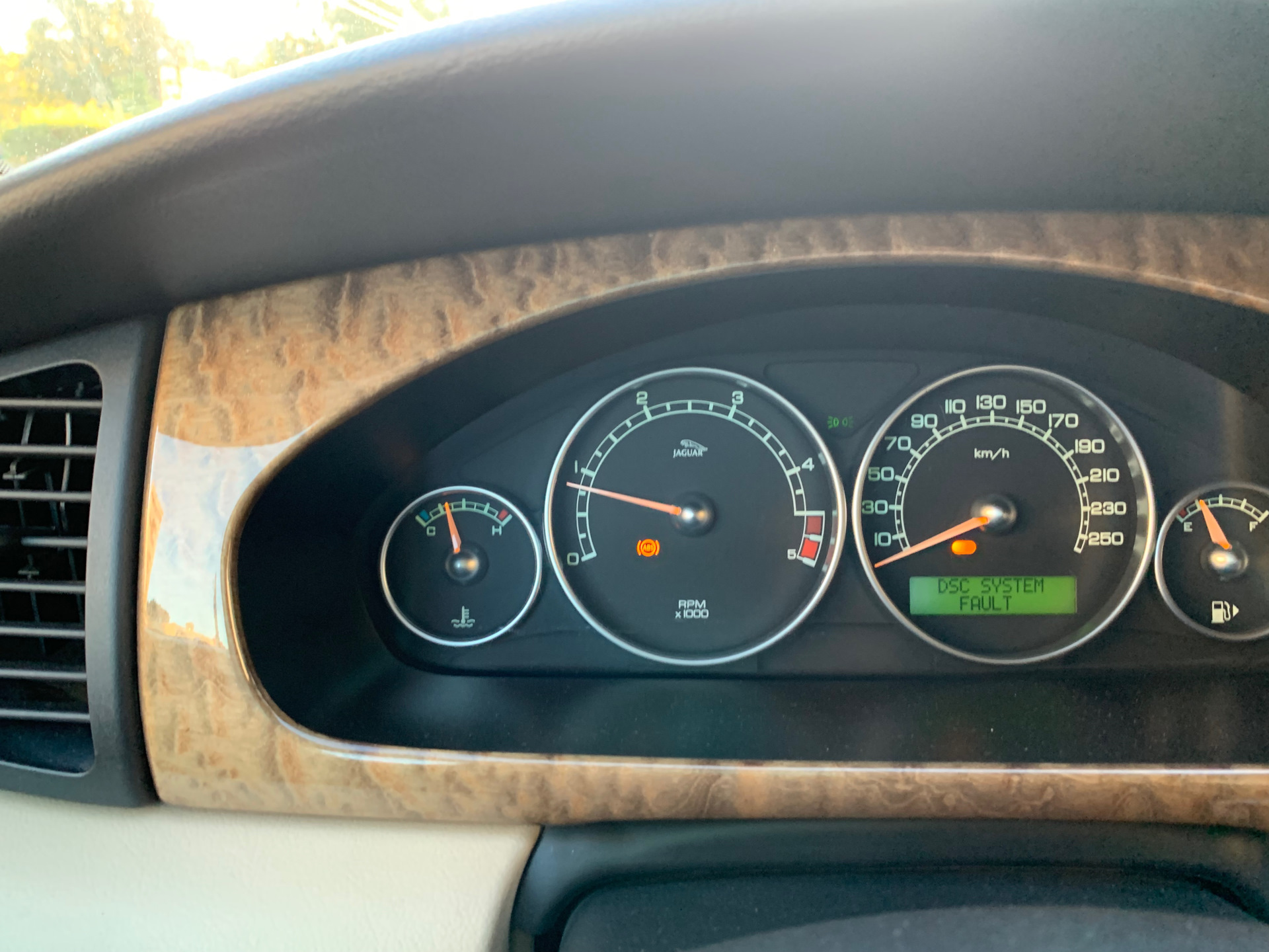 Замена аккума, ошибка DSC — Jaguar X-Type, 2 л, 2008 года | поломка ...