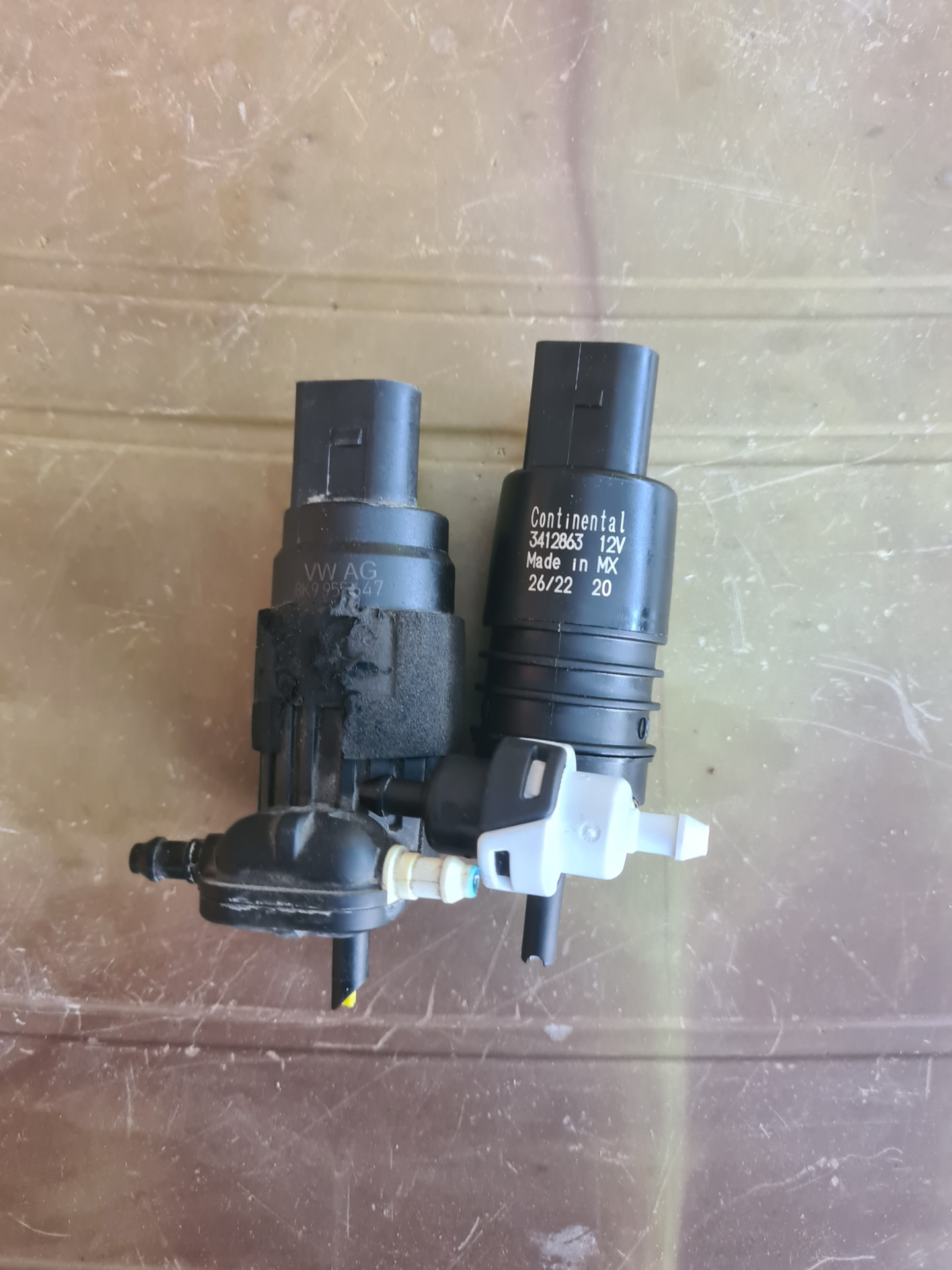 Неожиданная поломка — моторчик омывателя стекла — Audi A6 Avant (C7), 2 ...