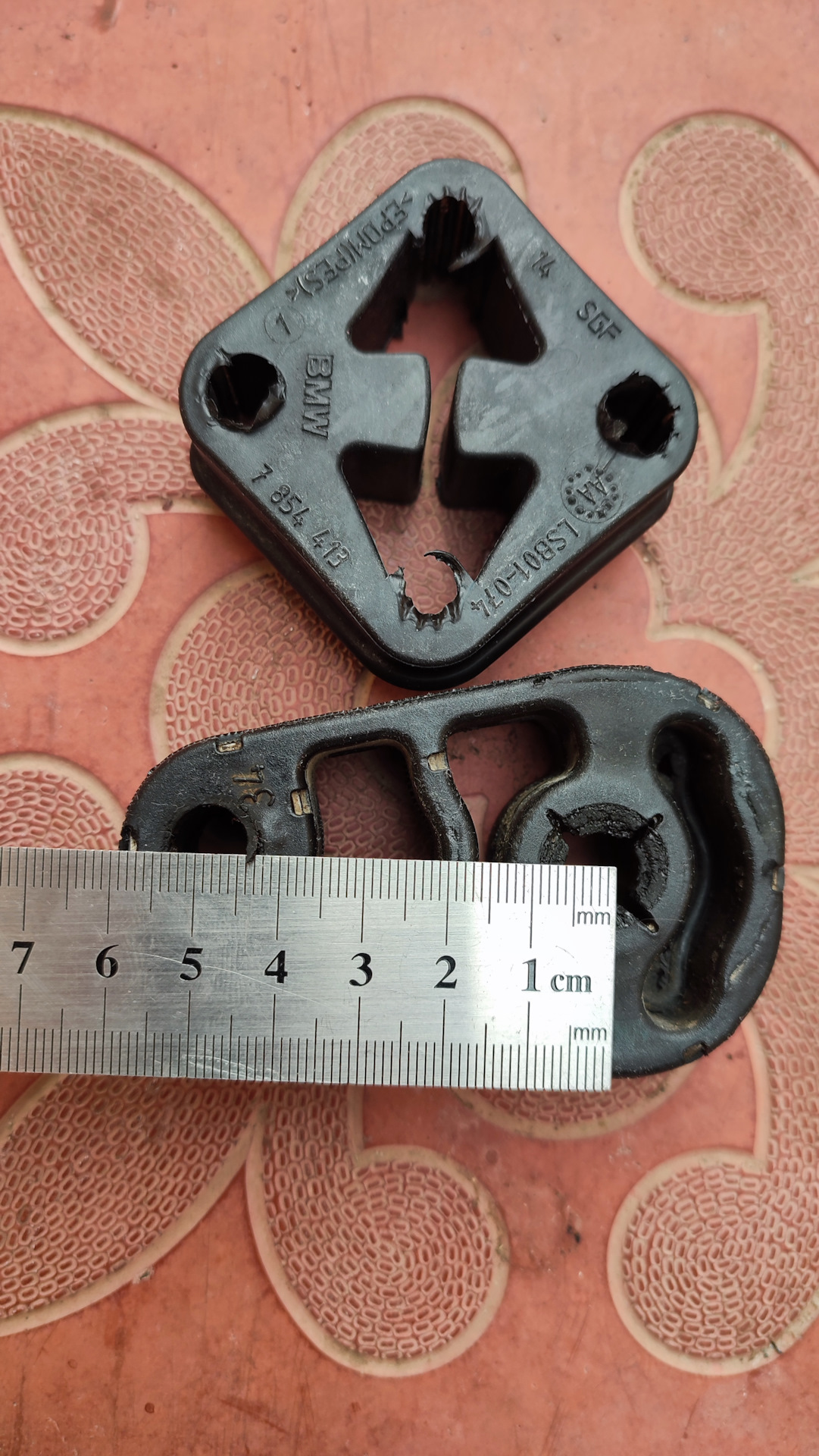 Замена резиновых держателей глушителя, маслозаливной крышки, щётки ...