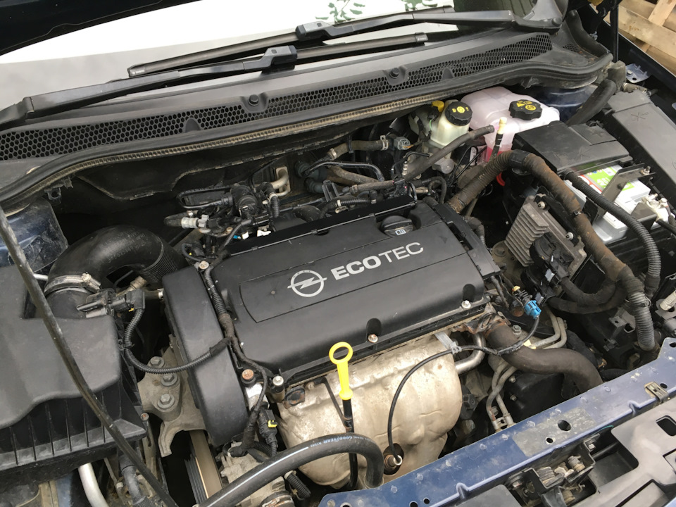 Расширительный бачок. Ну вы поняли)) — Opel Astra J, 1,6 л, 2012 года ...