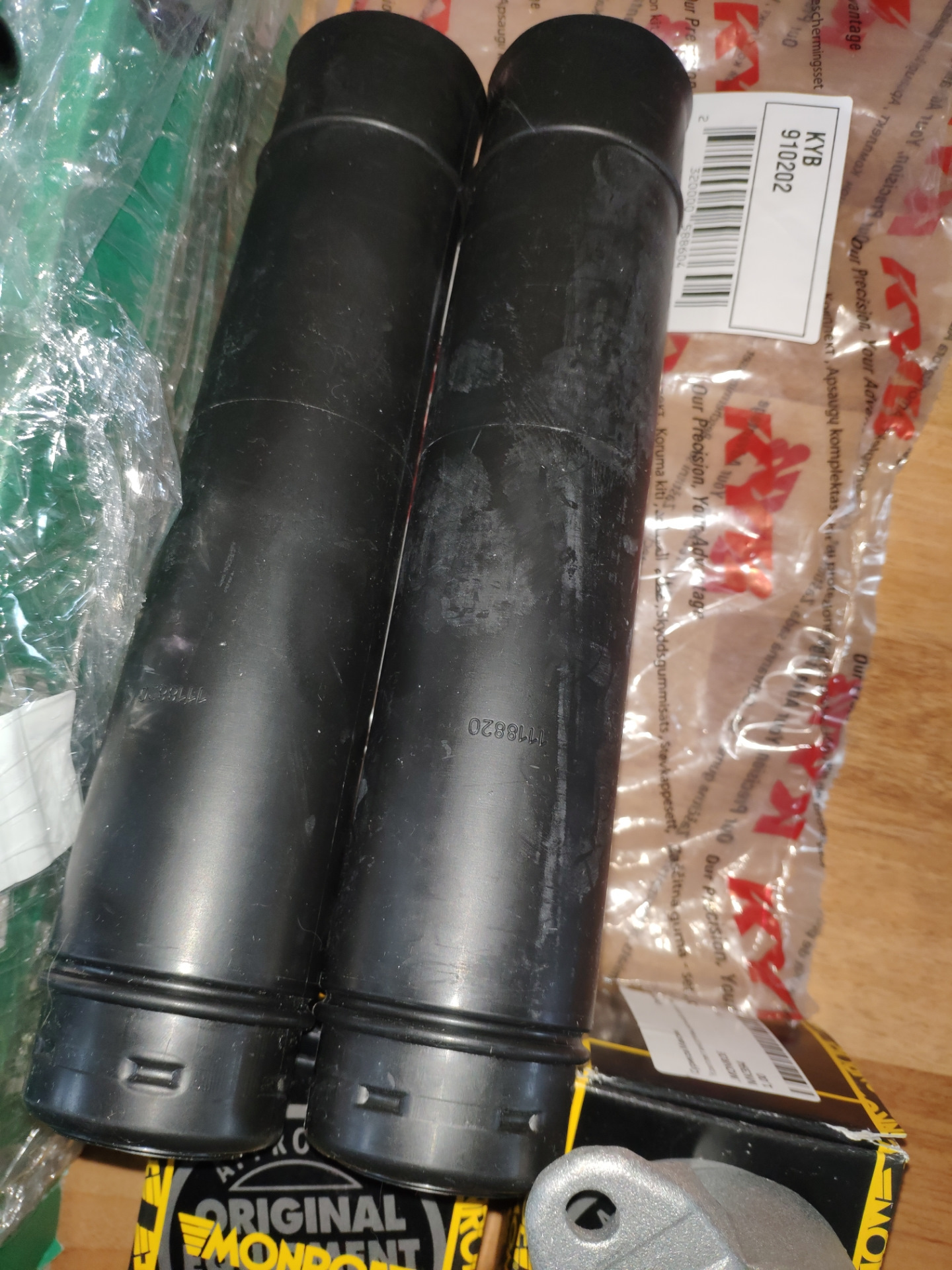 Задние амортизаторы с пружинами — Ford Focus 3 — Ford Focus Hatchback ...