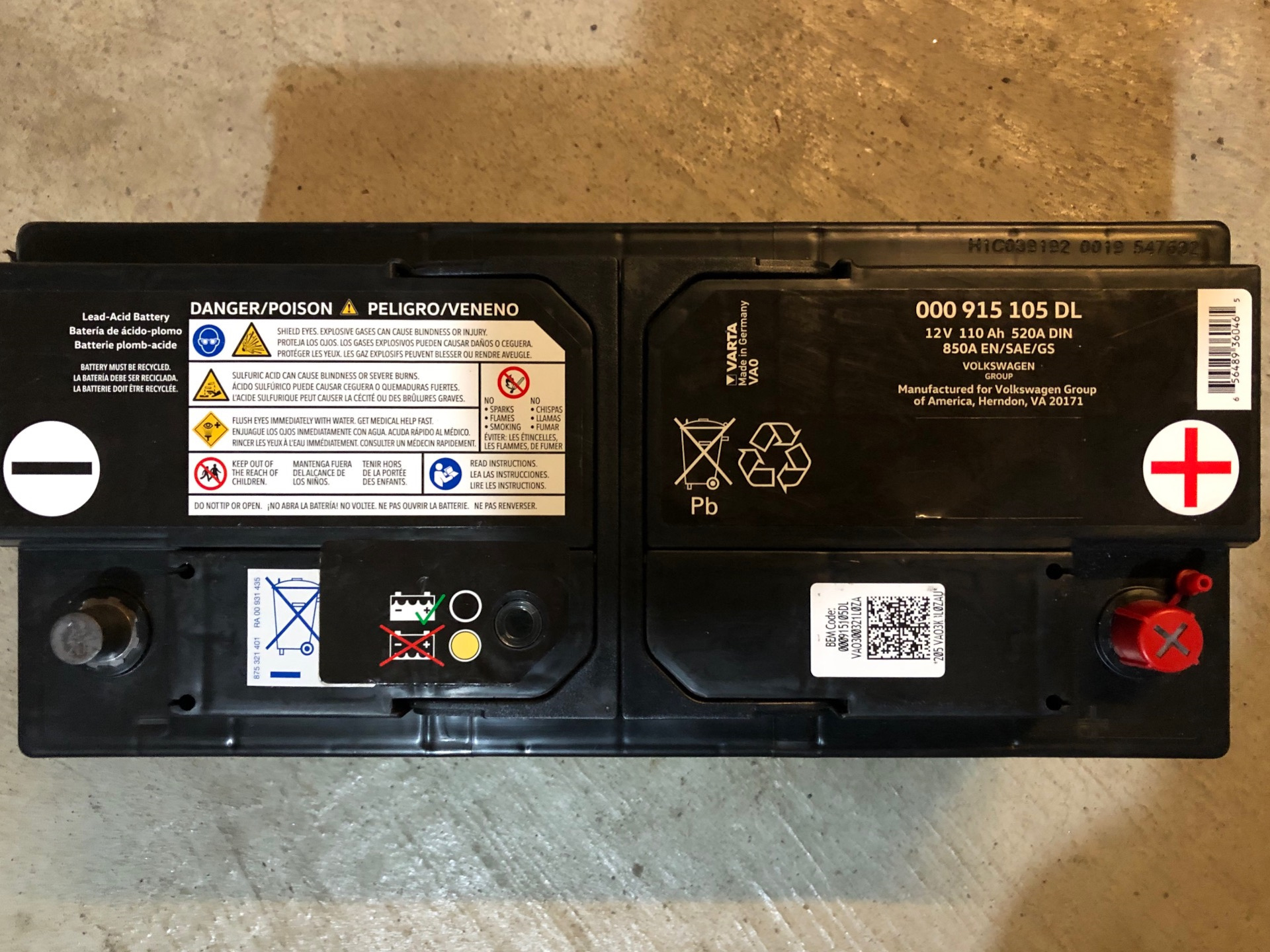 Замена аккумулятора MAL Moll на Varta — Audi S5 (1G), 3 л, 2013 года ...