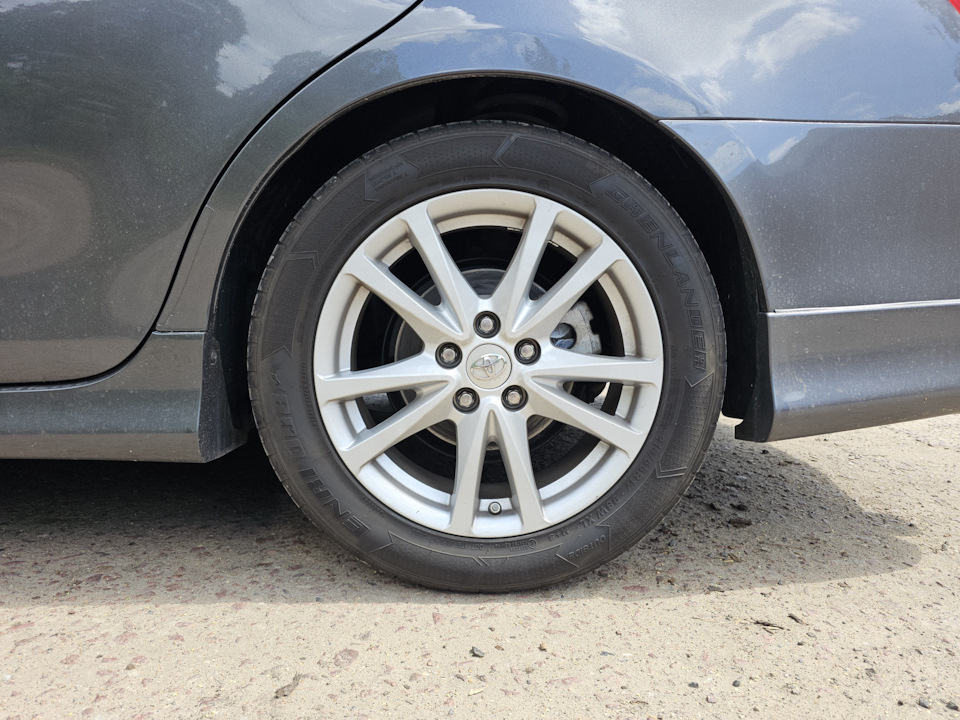 Замена задних тормозных колодок и дисков. — Toyota Camry (XV40), 3,5 л ...