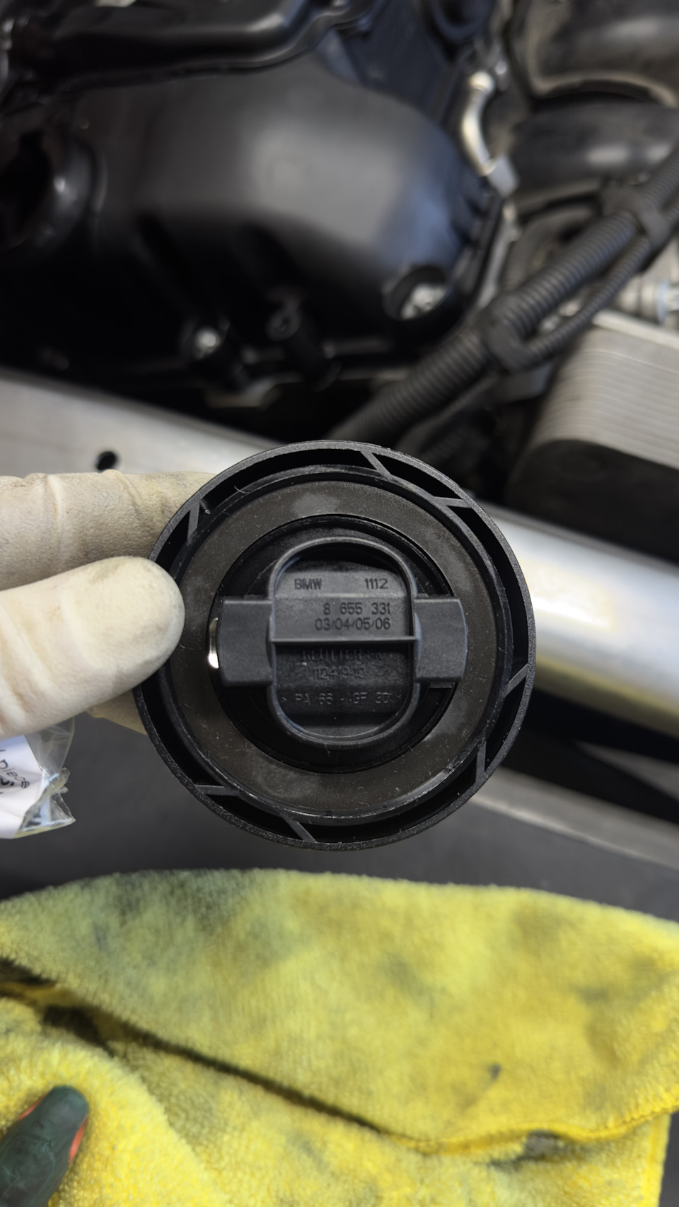 Замена клапанной крышки — BMW X5 (F15), 3 л, 2015 года | плановое ТО ...