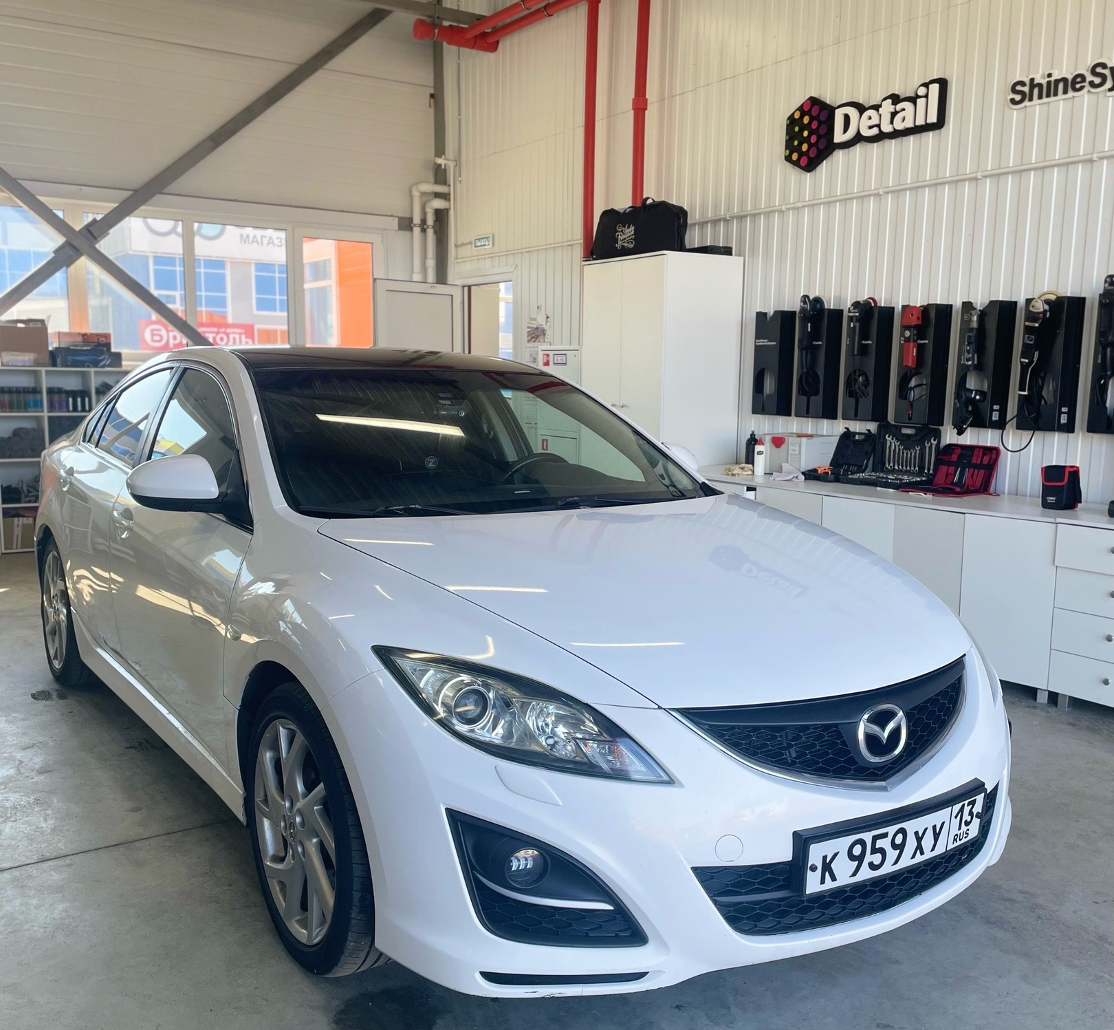 3. Замена ПАНЕЛИ КРЕПЛЕНИЯ НОМЕРНОГО ЗНАКА. — Mazda 6 (2G) GH, 2 л ...