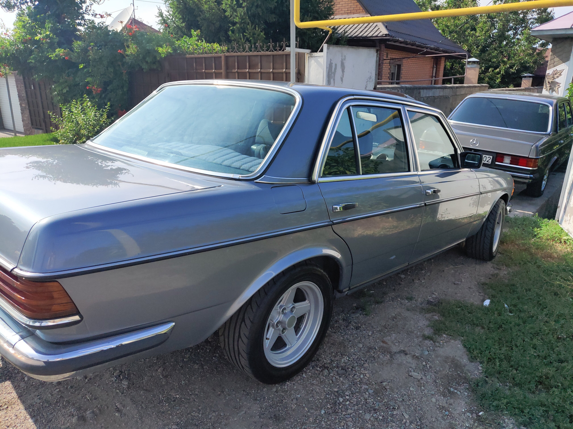 Встретил старого друга… — Mercedes-Benz W123, 2,8 л, 1982 года | другое ...